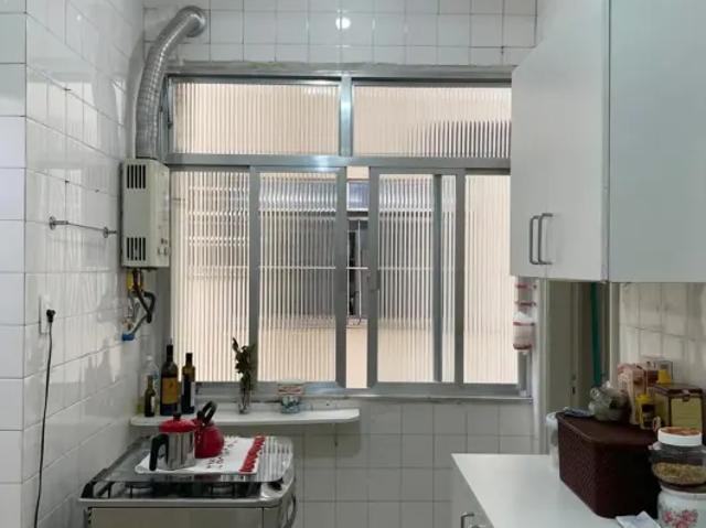 Apartamento em Copacabana para Morar ou Investir | Permite Airbnb, 72m², Quadra da Praia