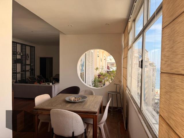 Apartamento em Copacabana, Rio de Janeiro/RJ de 312m² 5 quartos à venda por R$ 3.189.900,00