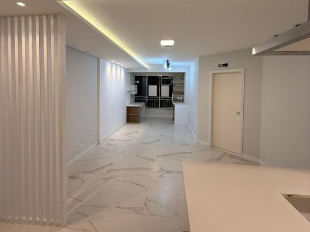 Apartamento em Coqueiros, Florianópolis/SC de 88m² 2 quartos à venda por R$ 898.900,00