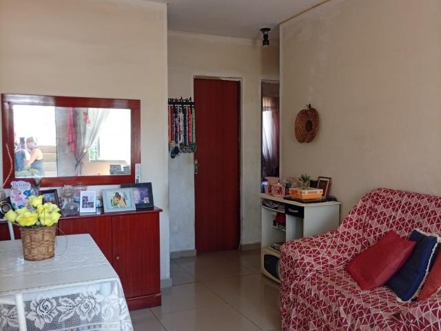 Apartamento em Cosmos, Rio de Janeiro/RJ de 45m² 2 quartos à venda por R$ 124.900,00