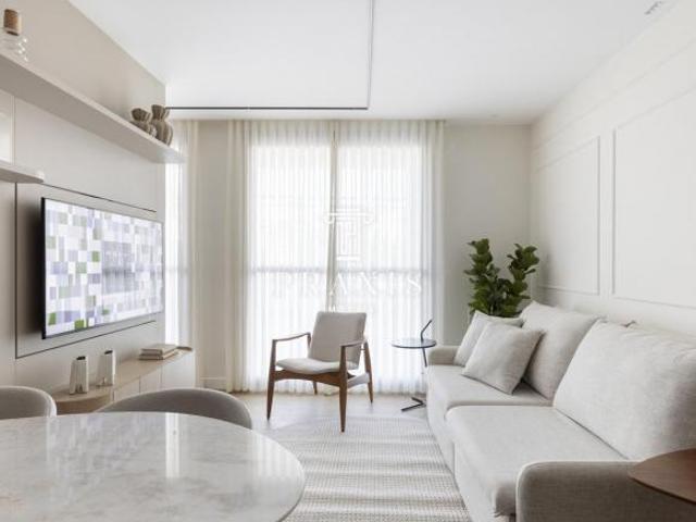 APARTAMENTO em CURITIBA PR, no bairro Centro Cív