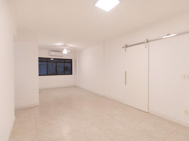Apartamento em Embaré, Santos/SP de 119m² 2 quartos para locação R$ 3.800,00/mes