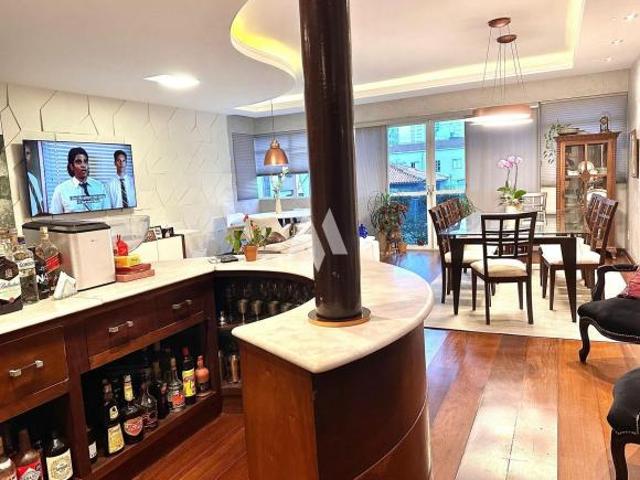 Apartamento em Embaré, Santos/SP de 190m² 4 quartos à venda por R$ 1.350.000,00