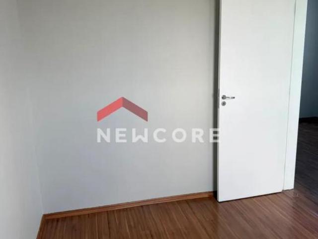 Apartamento em Estrada do Limoeiro Jardim Califórnia Jacareí/SP
