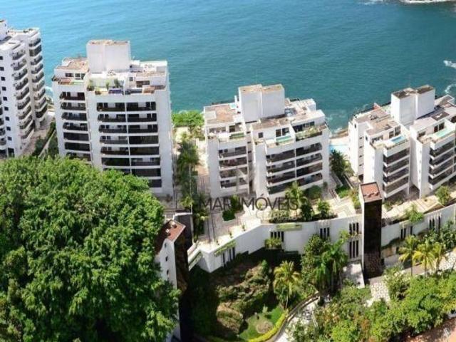 Apartamento em excelente localização a 60 metros da praia da Enseada com lazer de clube!