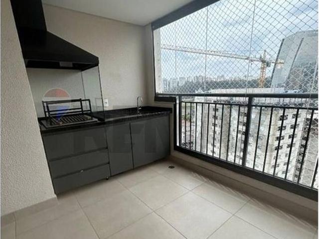 Apartamento em excelente localização na João Dias!