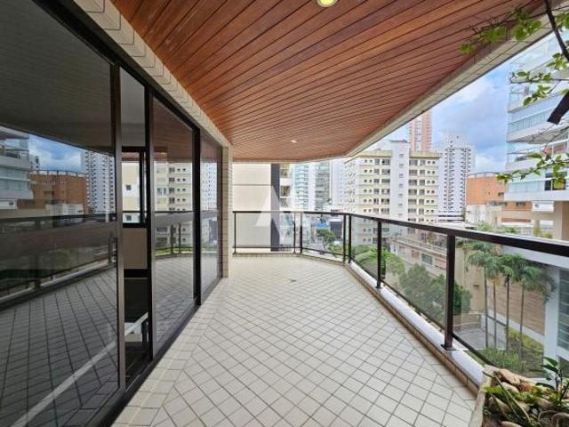 Apartamento em Gonzaga, Santos/SP de 179m² 3 quartos à venda por R$ 1.700.000,00