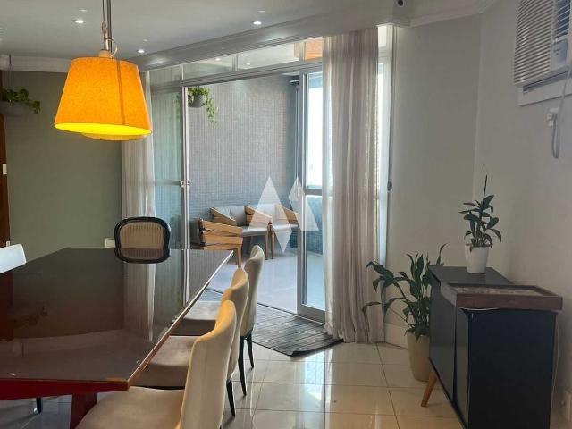 Apartamento em Gonzaga, Santos/SP de 202m² 3 quartos para locação R$ 9.500,00/mes
