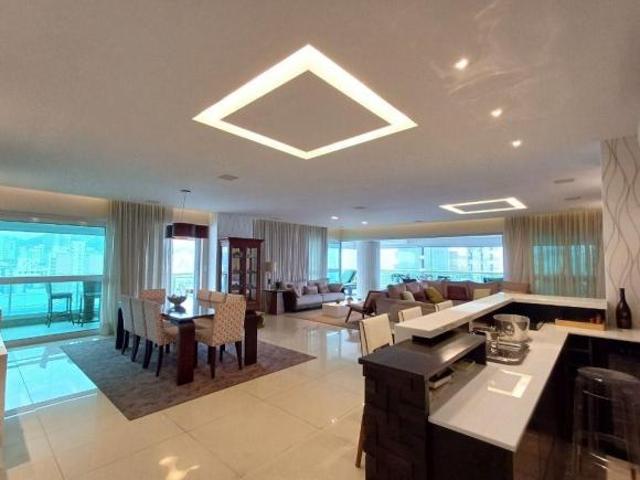 Apartamento em Gonzaga, Santos/SP de 360m² 4 quartos à venda por R$ 9.550.000,00