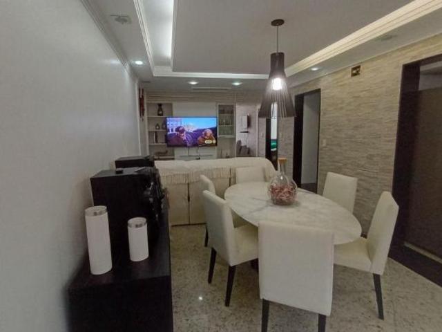 Apartamento em Gonzaga, Santos/SP de 68m² 2 quartos à venda por R$ 770.000,00