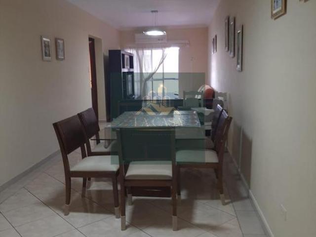 Apartamento em Guilhermina Praia Grande