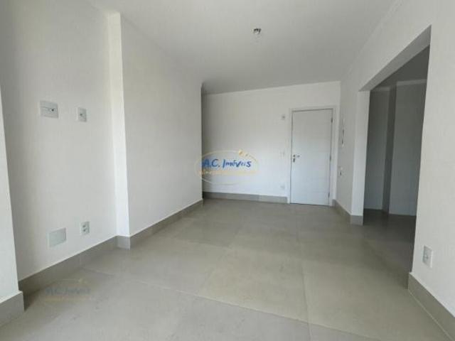 Apartamento em Guilhermina Praia Grande
