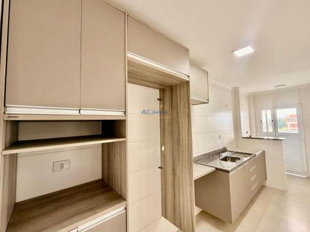 Apartamento em Guilhermina Praia Grande