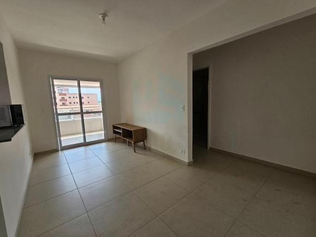 Apartamento em Guilhermina, Praia Grande/SP