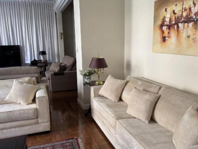 Apartamento em Higienópolis com 220 m²!