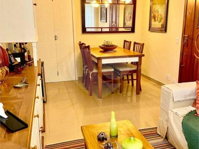 Apartamento em Higienópolis. com 2 quartos. vaga de garagem