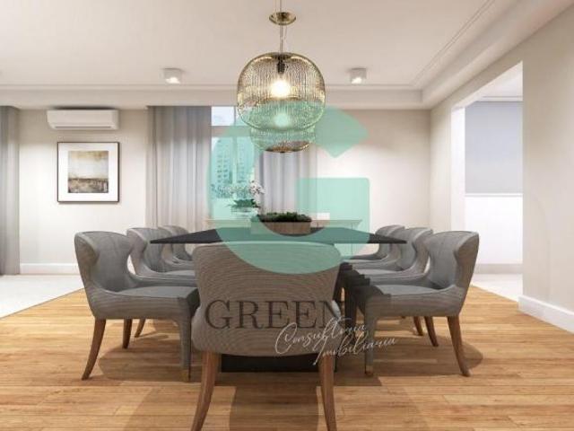 Apartamento em Higienópolis, enorme em ótima região Nobre Arborizada em São Paulo