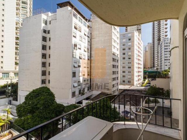 Apartamento em Higienópolis, ensolarado, 3 dormitórios sendo 1 suíte e mais 2 banheiros, 2 vagas