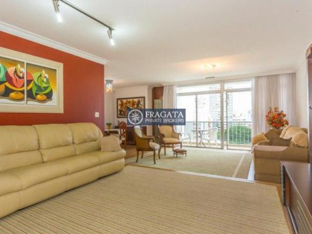 Apartamento em Higienópolis / Santa Cecilia com 210 m² com 3 vagas