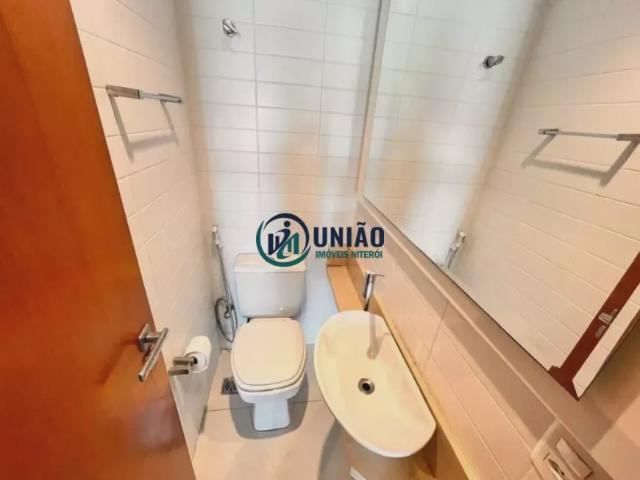 Apartamento em Icaraí com vista para o mar, com 4 quarto sendo 3 suítes, varanda e 2 vagas