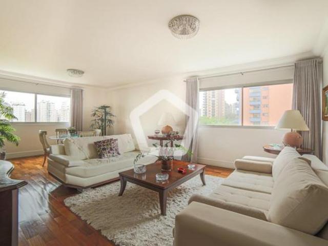 Apartamento em Indianópolis