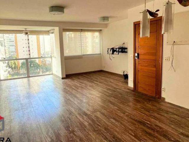Apartamento em Indianópolis com 143m²