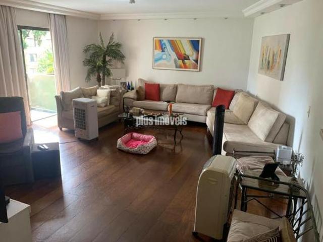 Apartamento em Indianópolis com 178m²