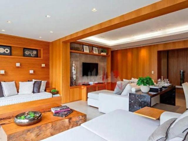 Apartamento em Itaim Bibi com 123m²