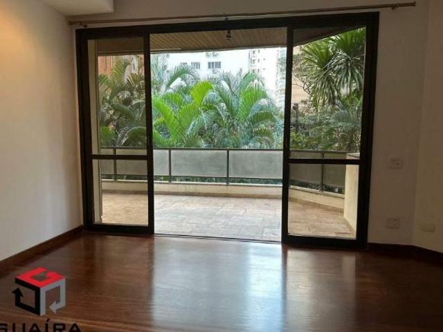 Apartamento em Itaim Bibi com 197m²