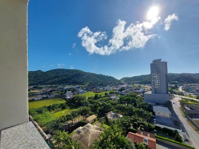 Apartamento Em Itapema, com 2 dormitórios, cozinha, sala, banheiro, área serviços e 1 garagem
