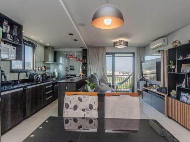 Apartamento em Jardim Carvalho