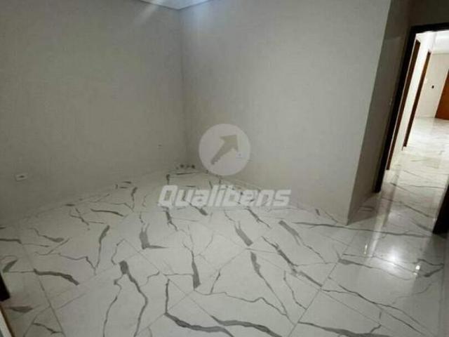 Apartamento em Jardim Guarará