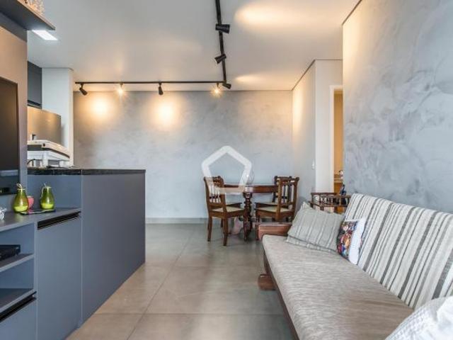 Apartamento em Jardim da Gloria