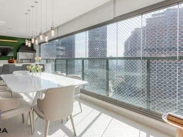 Apartamento em Jardim das Acácias com 181m²