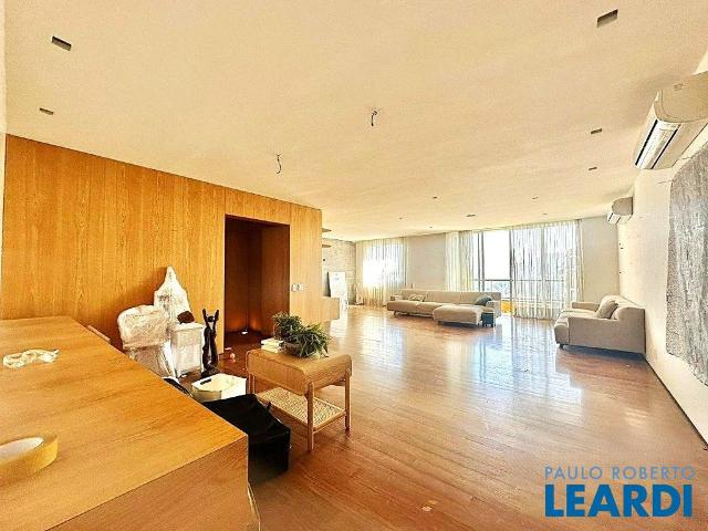Apartamento em Jardim Paulistano, São Paulo, SP