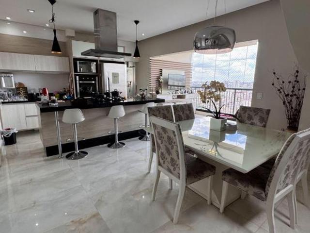 Apartamento em Jardim Tupanci, Barueri/SP de 190m² 2 quartos à venda por R$ 1.700.000,00