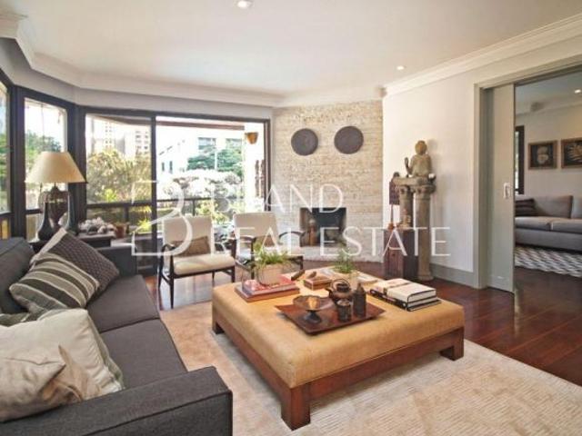 Apartamento em localização cobiçada no Itaim Bibi