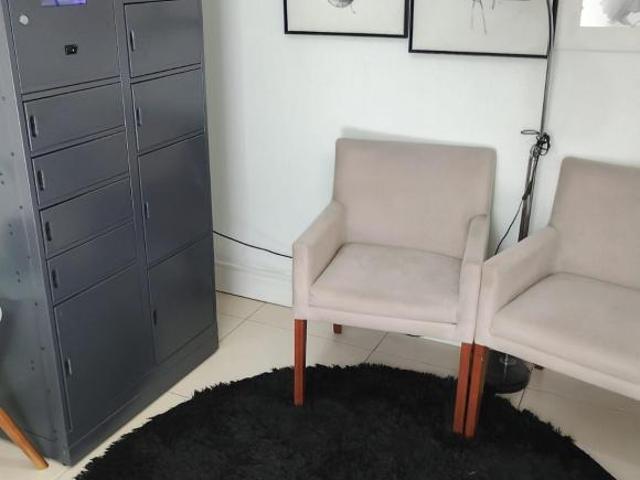 APARTAMENTO COM 01 DORMITÓRIO E GARAGEM