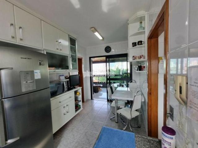 Apartamento em Mirandópolis com 156m²