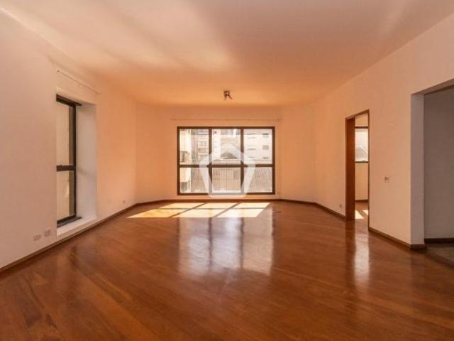 Apartamento em Moema