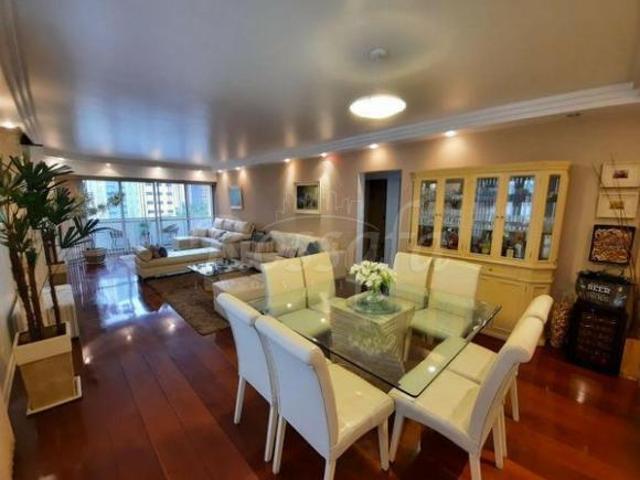 Apartamento em Moema