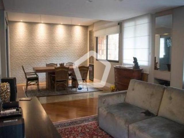 Apartamento em Moema