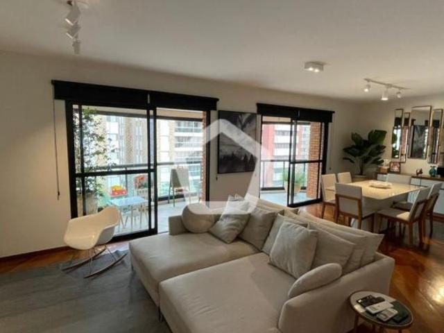Apartamento em Moema
