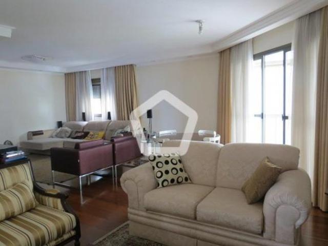Apartamento em Moema