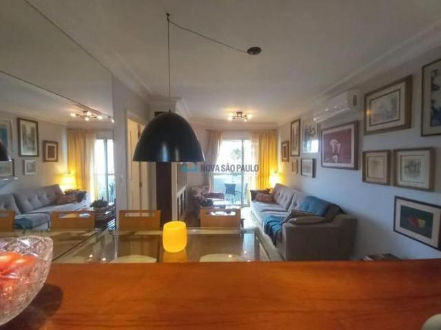 Apartamento em Moema 82m², 2 Quartos sendo 1 Suíte, 2 vagas|Depósito
