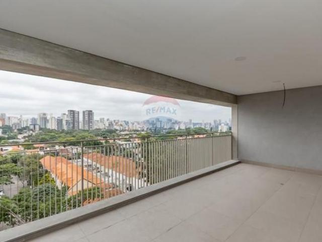 Apartamento em Moema