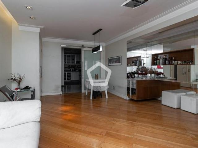 Apartamento em Moema