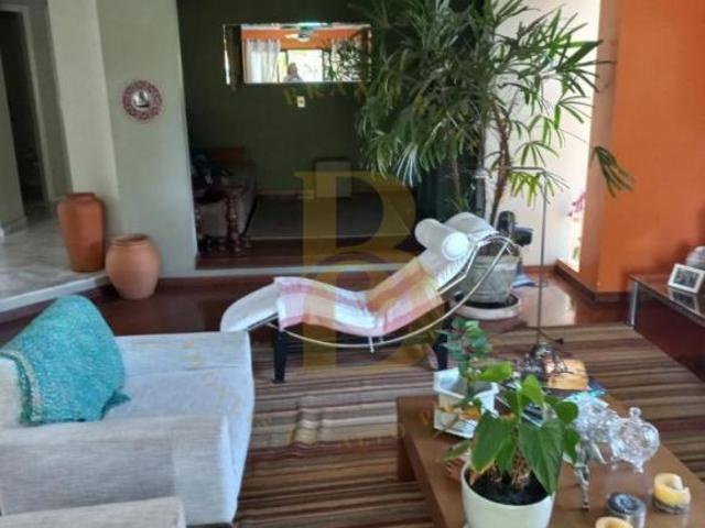 Apartamento em Moema | 200m² | 3 suítes | 3 vagas