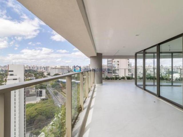 Apartamento em Moema | 218,25 m² | 2 suítes | 4 vagas | Varanda gourmet