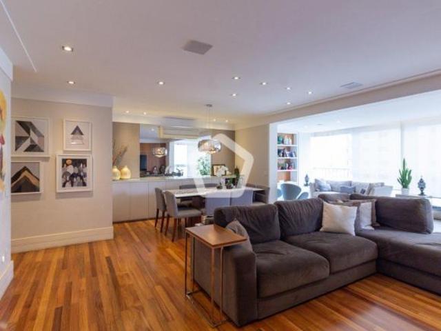 Apartamento em Moema